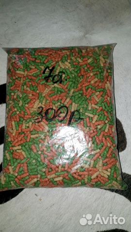 Корм для золотых рыбок и карпов кои